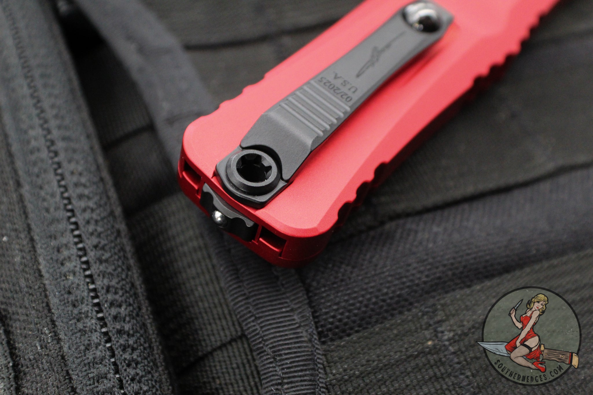 Microtech Combat Troodon Gen III OTF Knife- Interceptor Edge- Red Hand ...